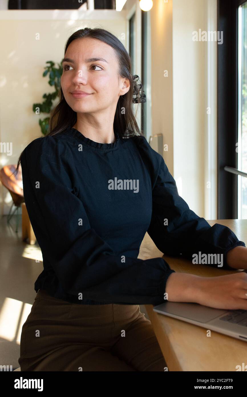 Woman types on computer hi-res stock photography and images - Alamy