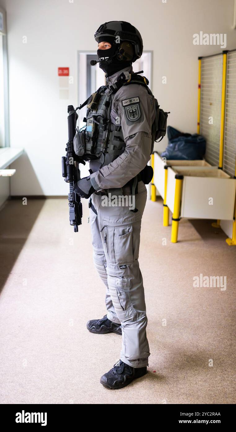G36 police hi-res stock photography and images - Alamy