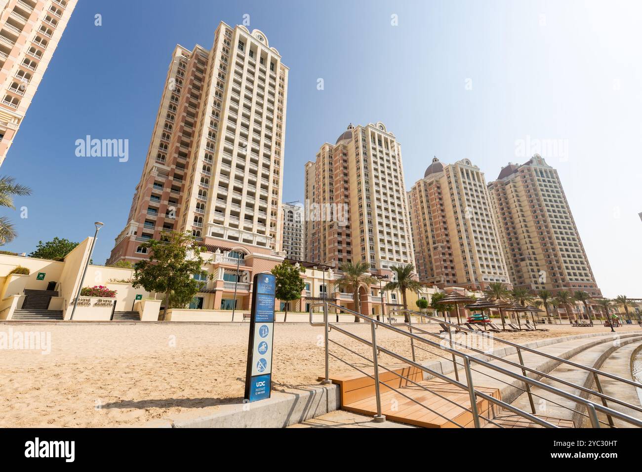 Residential skyscrapers standing next to a Pearl Qatar Viva Bahriya ...