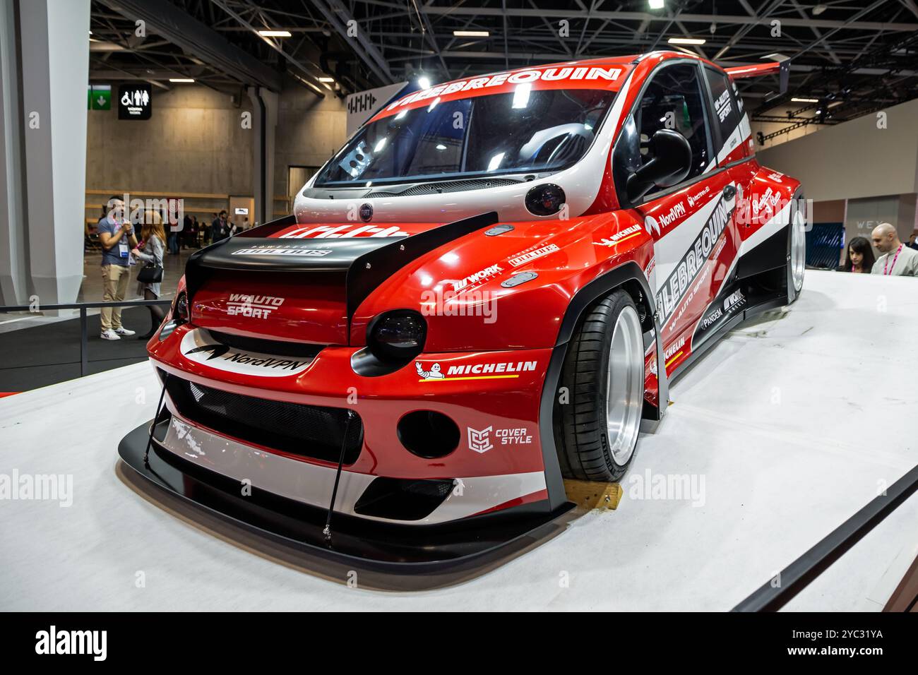 Vilebrequin 1,000 PS Fiat Multipla custom race car at the Paris Motor ...