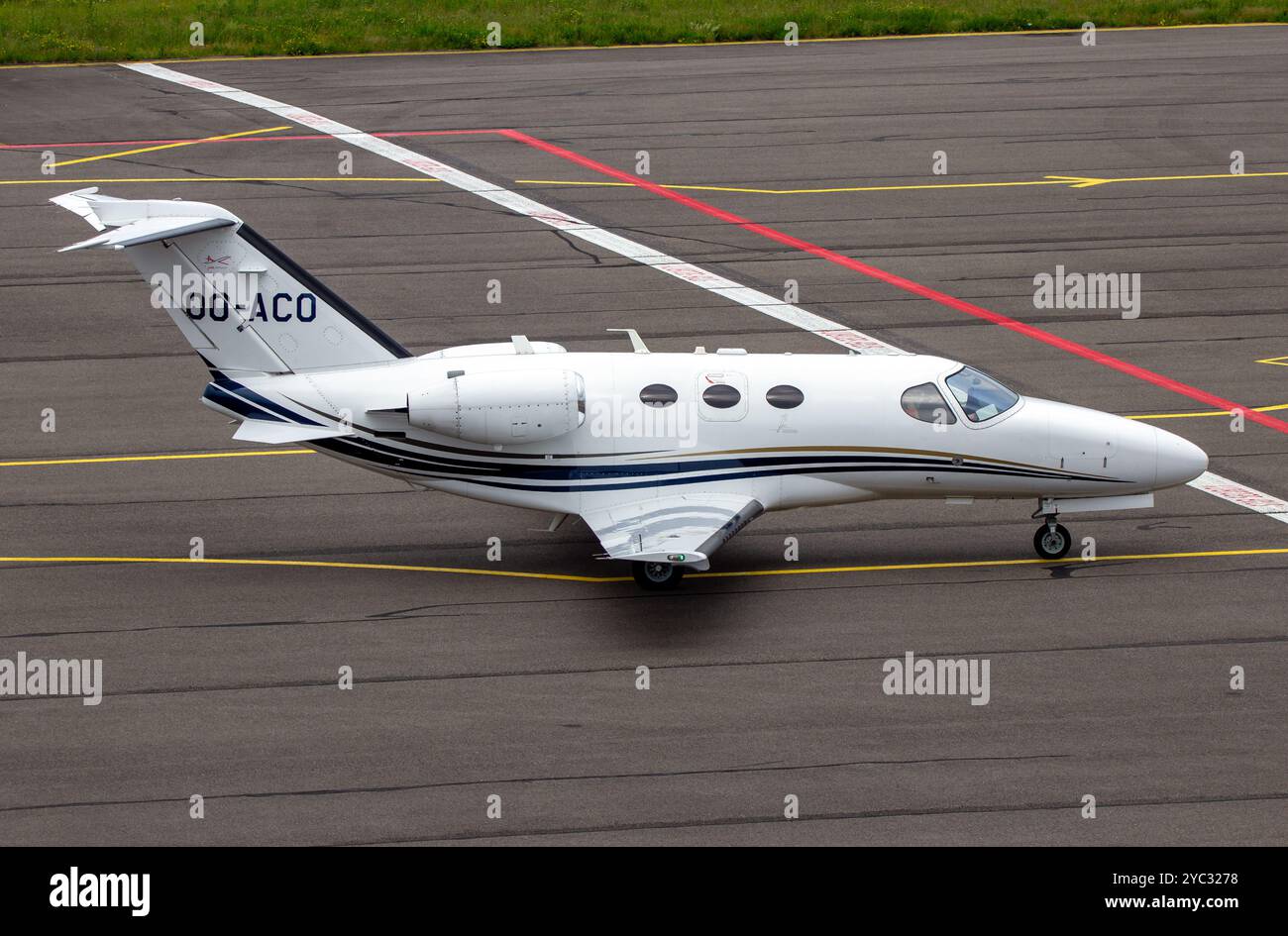 Asl private jet services hi-res stock photography and images - Alamy