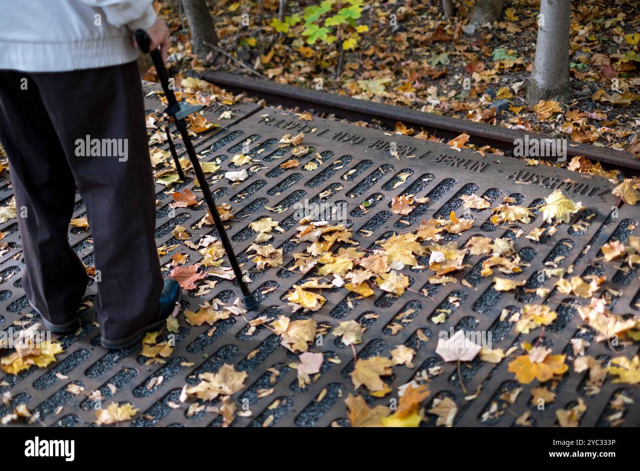 Mahnmal Gleis 17 zur Erinnerung an die Deportation von Juden mit der ...