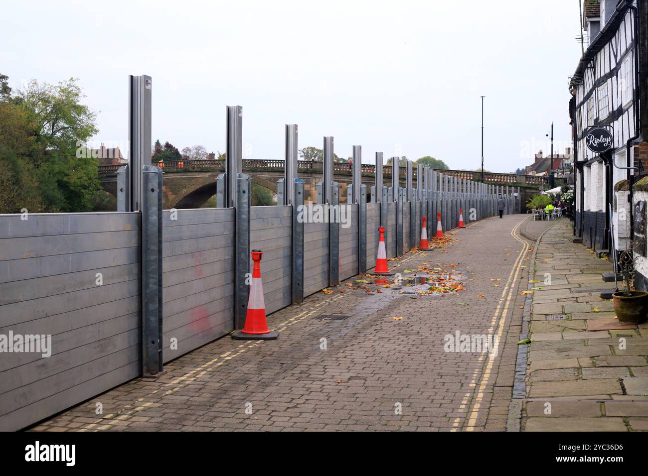 Flood defences in Bewdley, Worcestershire, England, UK Stock Photo - Alamy