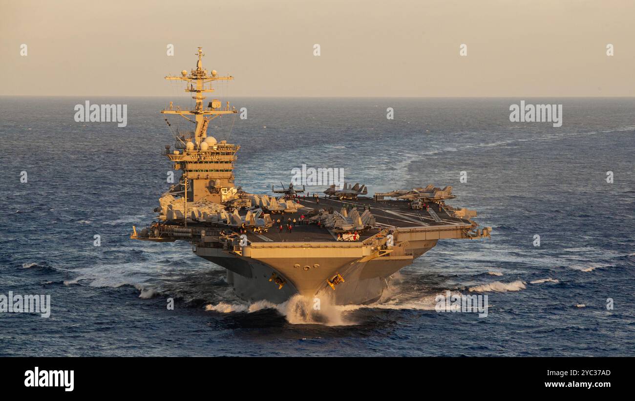 Nimitz-class aircraft carrier USS George Washington (CVN 73) steams in the Pacific Ocean, Oct ...
