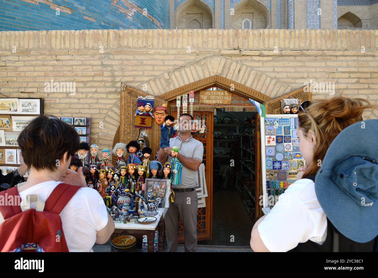 Salesmanasia hi-res stock photography and images - Alamy