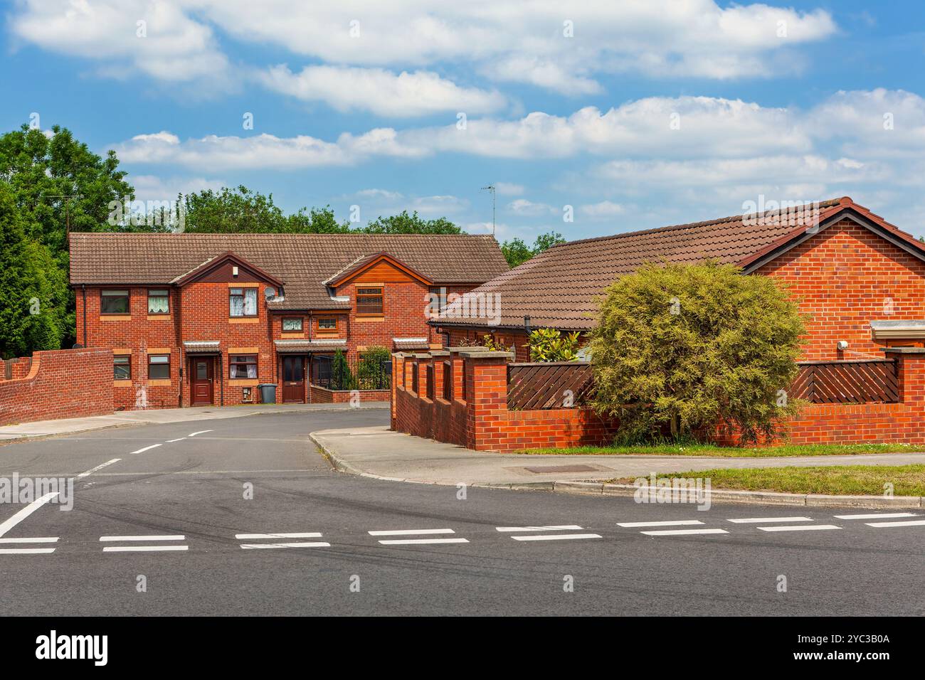 New and modern english houses typical english street Stock Photo - Alamy