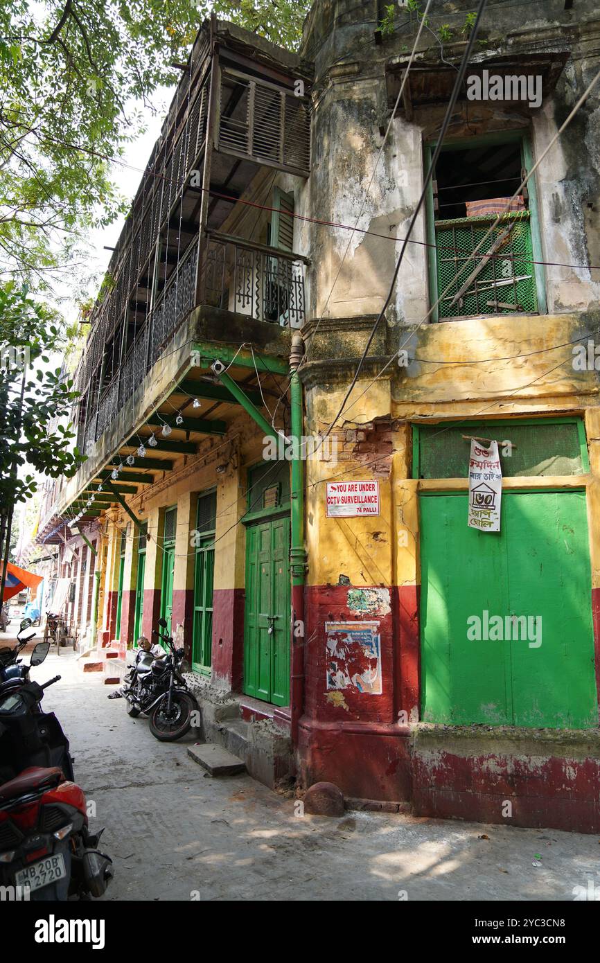 An old British era building at Kidderpore. Kolkata, West Bengal, India ...