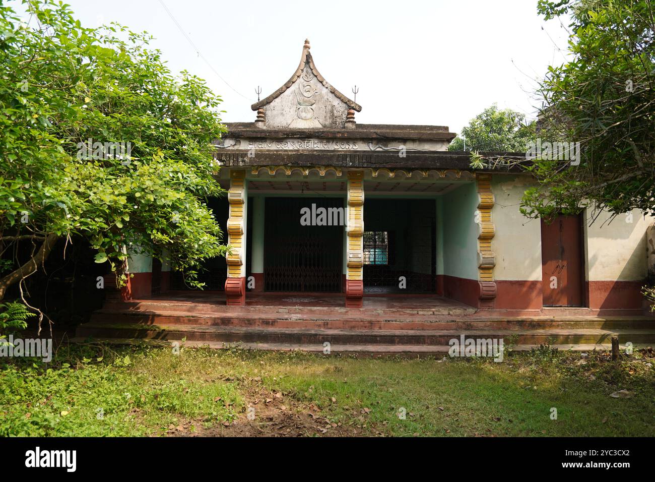 Radhakanta temple hi-res stock photography and images - Alamy