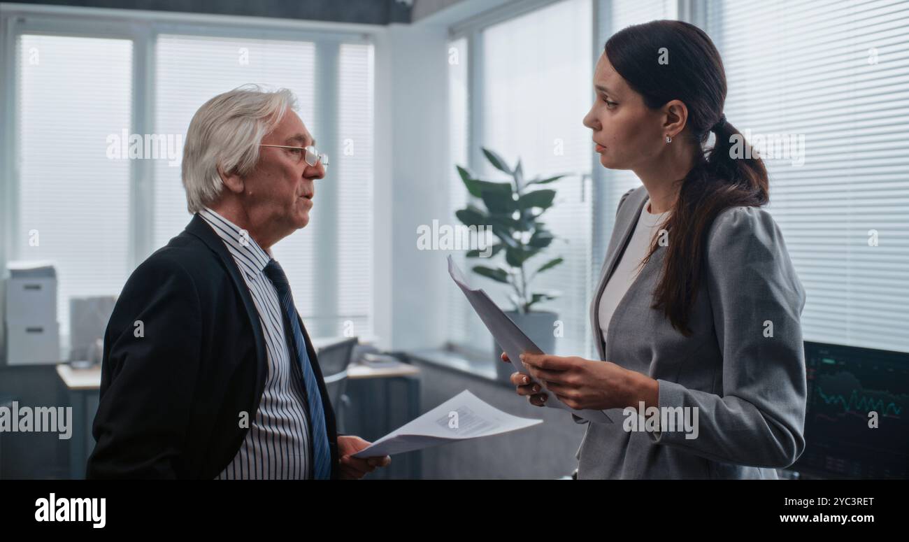 Female boss male employee hi-res stock photography and images - Alamy