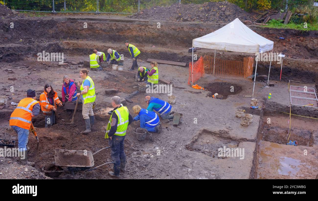 Roman dig hi-res stock photography and images - Alamy