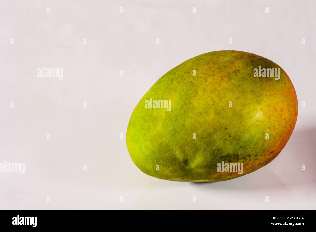 Single mango fruit isolated hi-res stock photography and images - Alamy