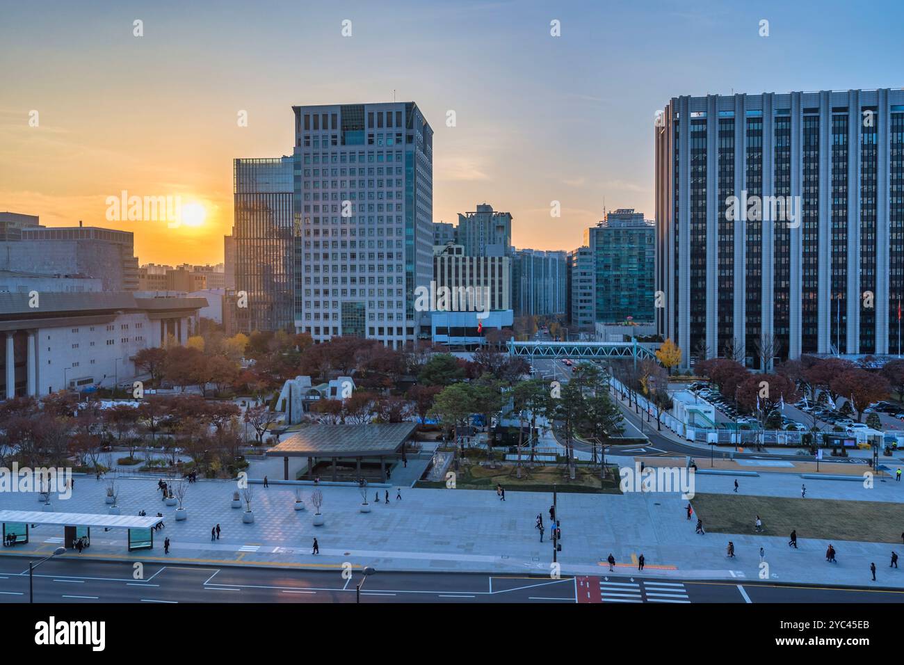 Seoul South Korea sunset city skyline at Gwanghwamun Square in autumn ...