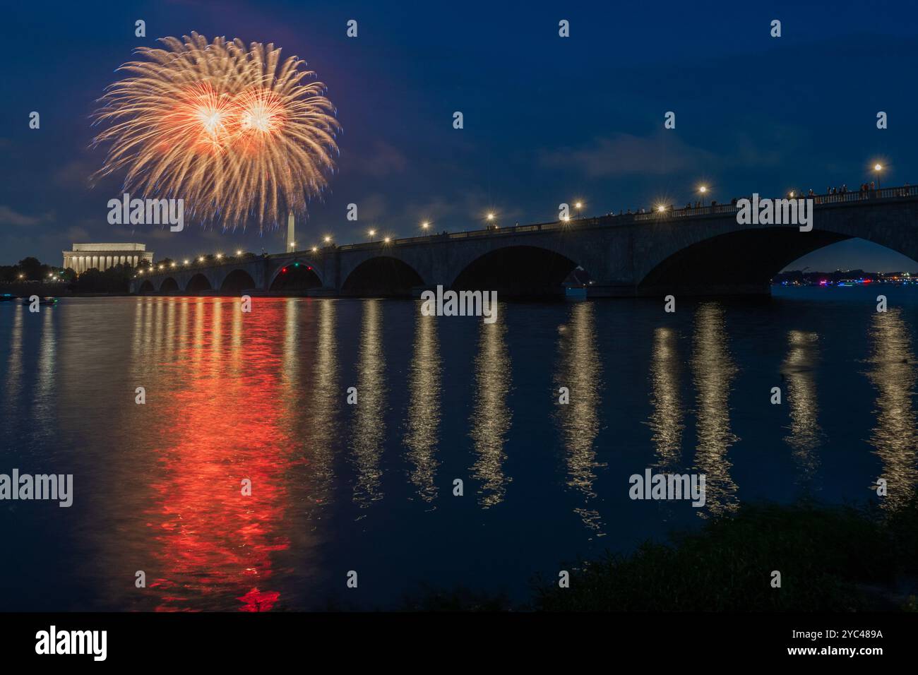Independence Day Fireworks explode above The Lincoln Memorial, The ...