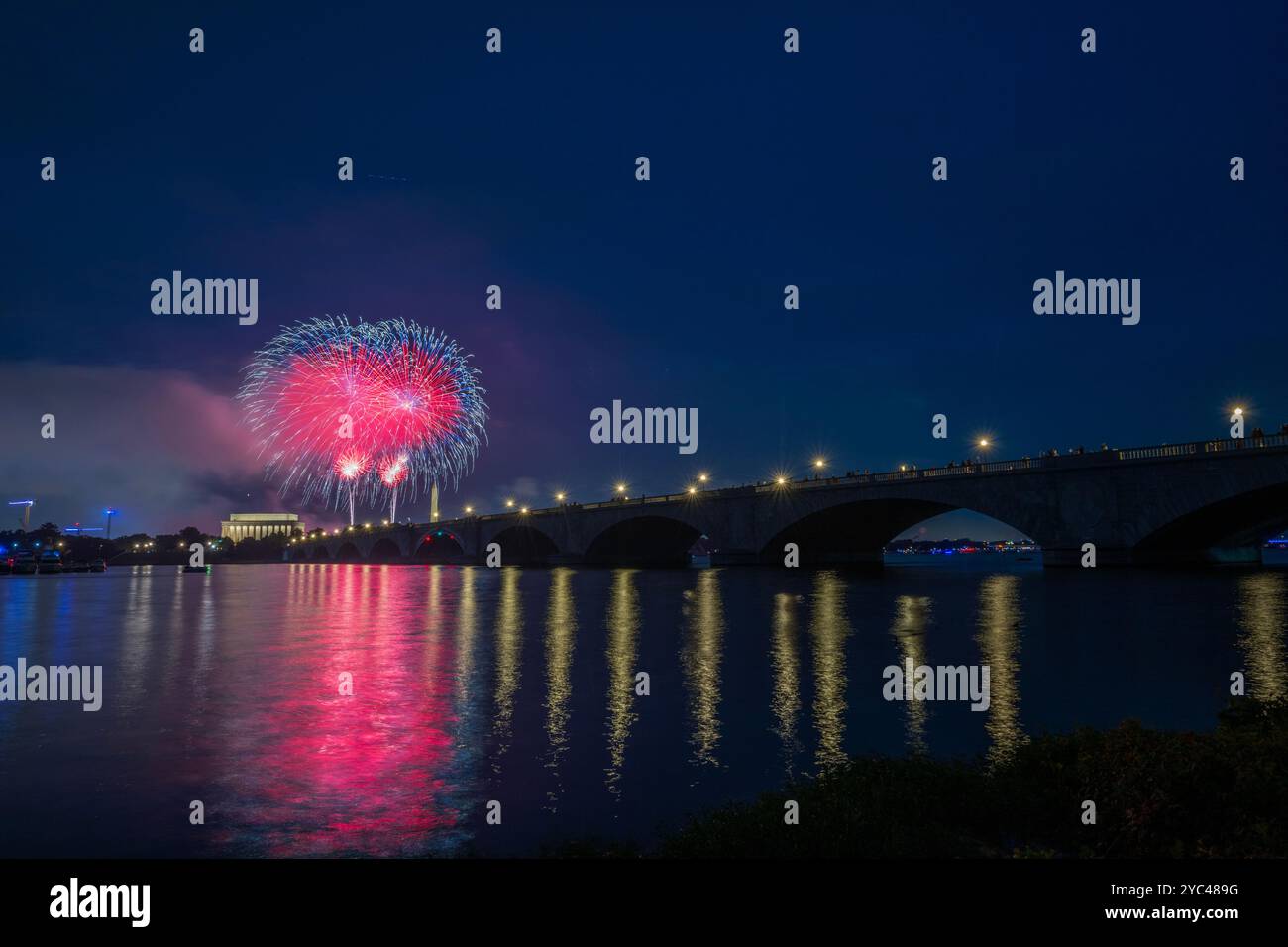 Independence Day Fireworks explode above The Lincoln Memorial, The ...