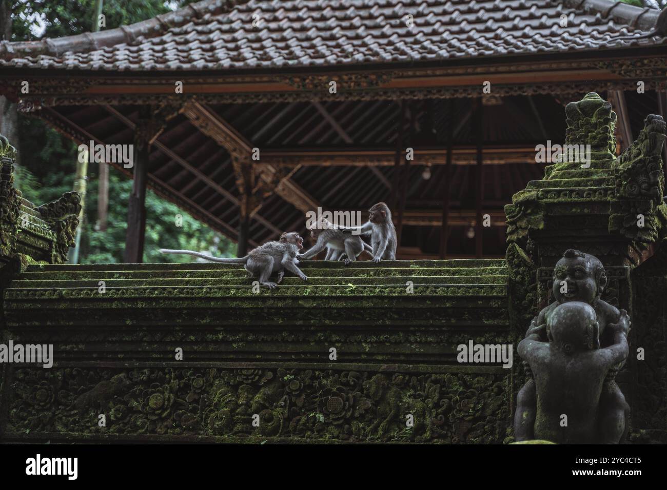 Ancient balinese temple sculpture hi-res stock photography and images ...