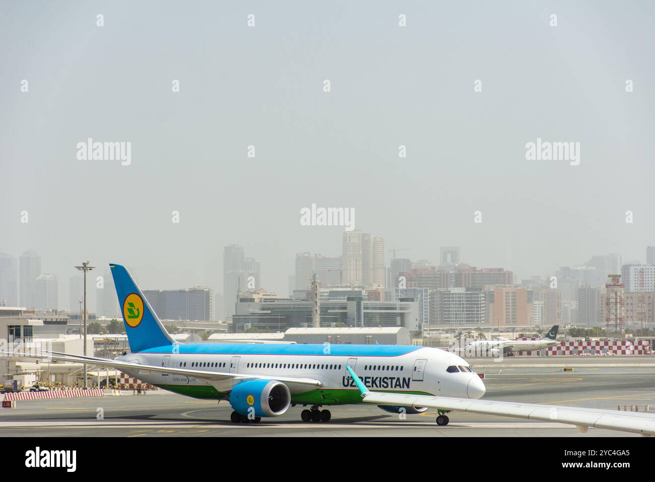 Uzbekistan Airways Boeing 787 Dreamliner on the Dubai International ...