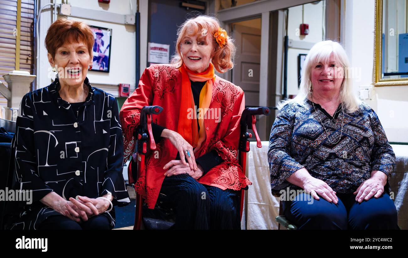 Dark Shadows actors, Sharon Lentz, Donna Wandrey and Marie Wallace ...