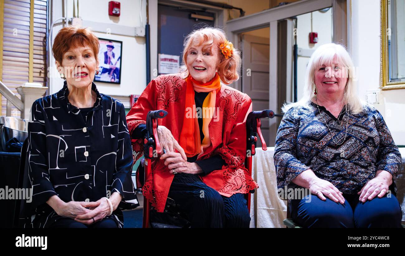 Dark Shadows actors, Sharon Lentz, Donna Wandrey and Marie Wallace ...