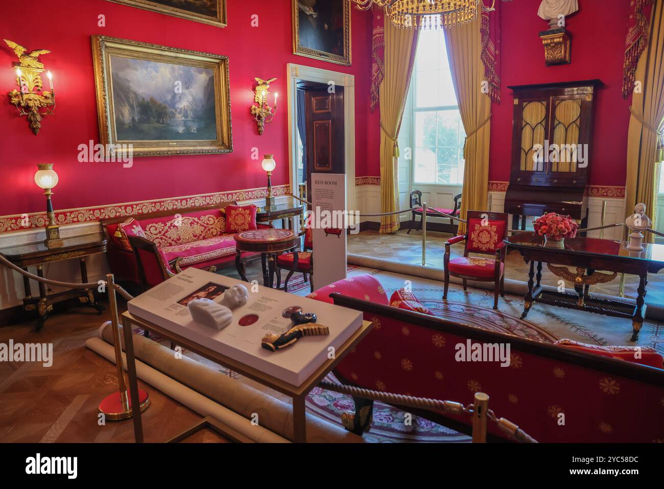 Red room white house dc hi-res stock photography and images - Alamy