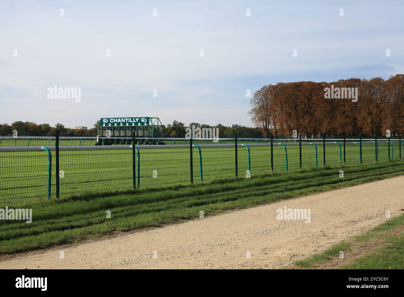 Chantilly horse racing hi-res stock photography and images - Alamy