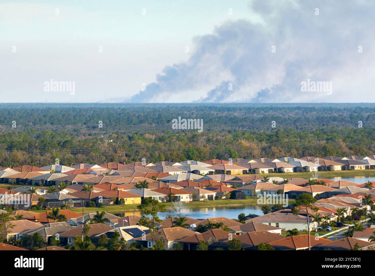 Prescribed fire smoke rising hi-res stock photography and images - Alamy