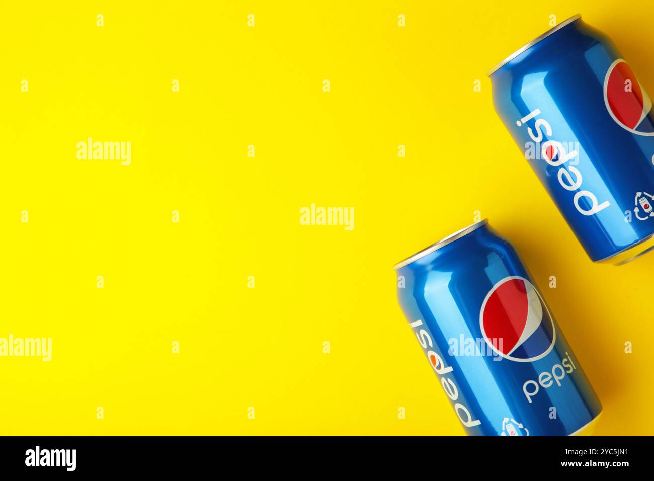 Pepsi can on ice hi-res stock photography and images - Alamy