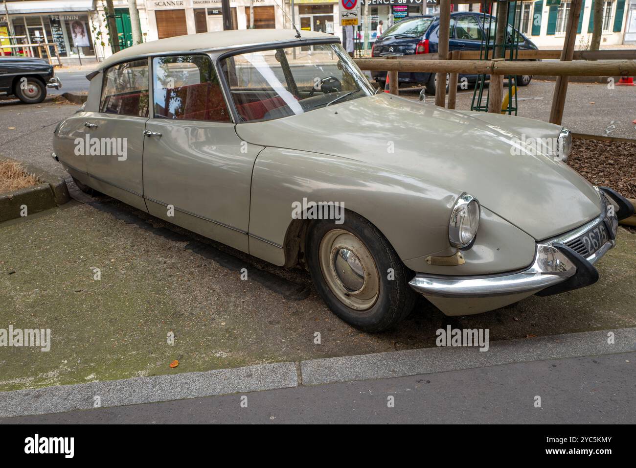 Vintage French cars, in and around central Paris, France Stock Photo ...