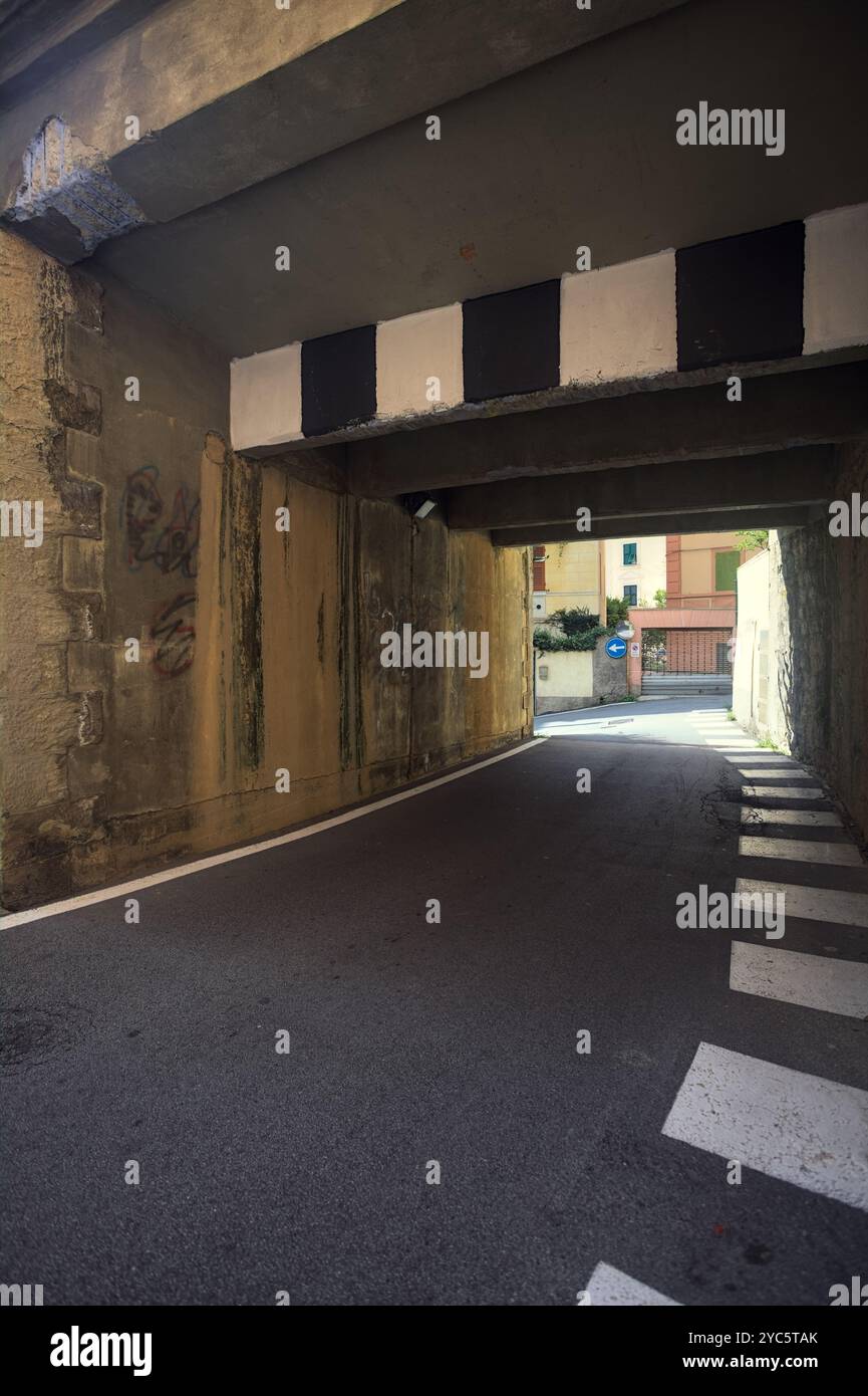 Narrow street under construction hi-res stock photography and images ...