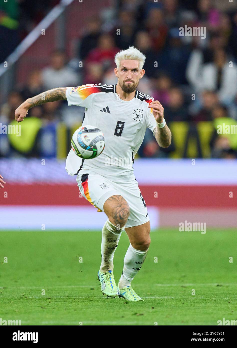 Robert andrich deutschland mit ball hi-res stock photography and images ...