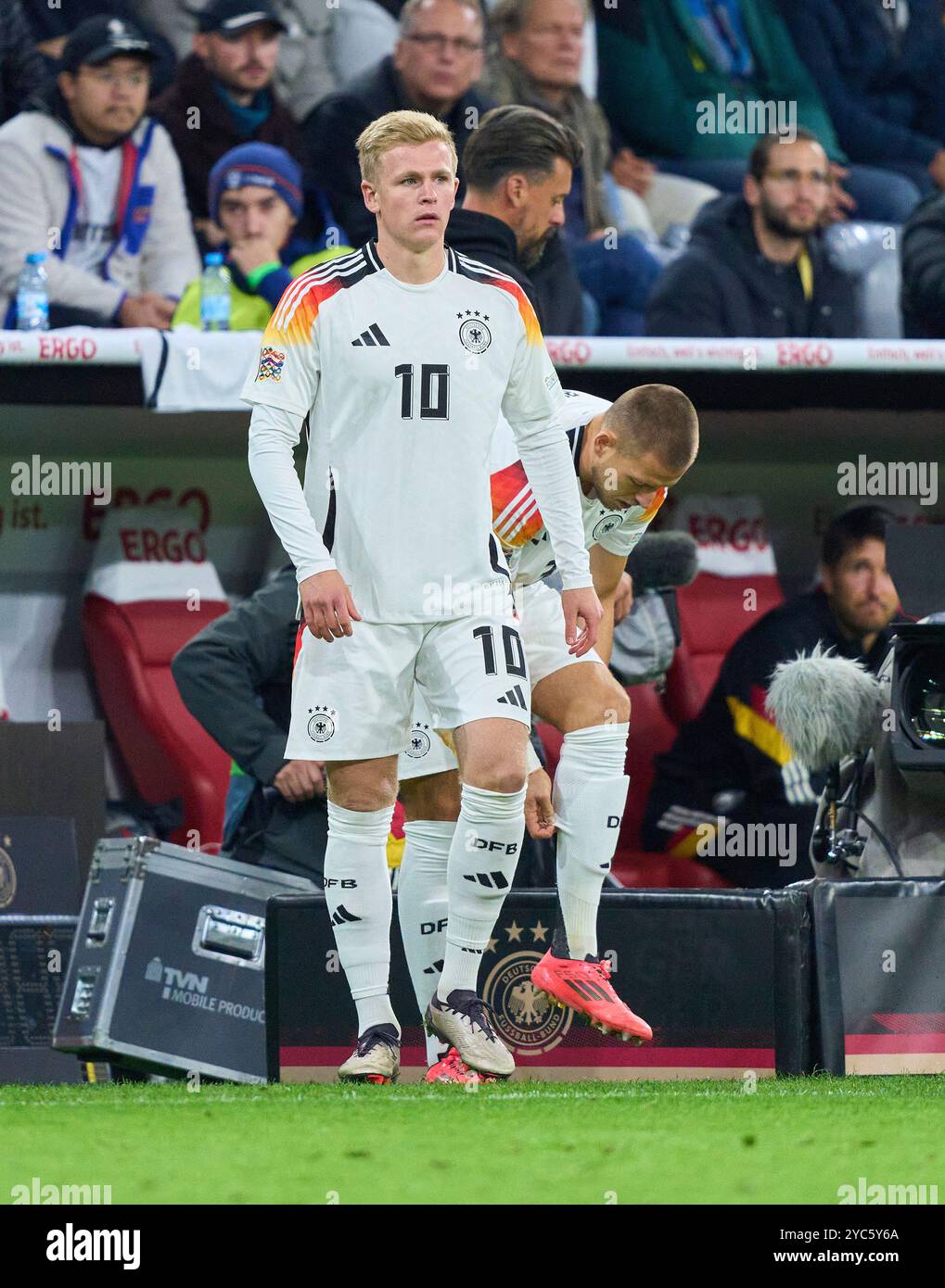Waldemar Anton, DFB 3 Jonathan Burkhardt, DFB 10 in the UEFA Nations ...