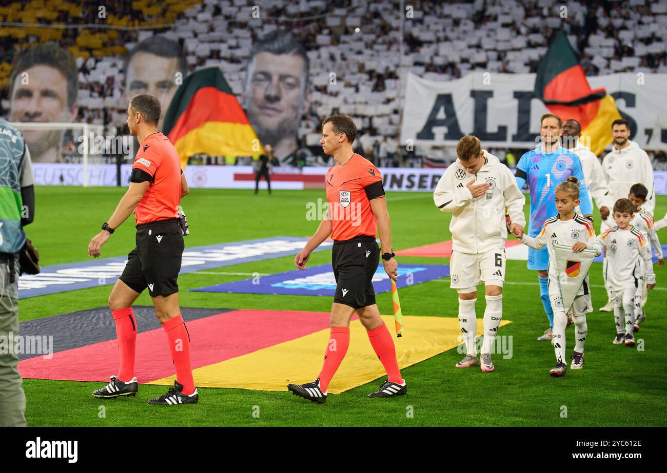 Arrival of the teams with Joshua Kimmich, DFB 6 Oliver Baumann, DFB 1 ...