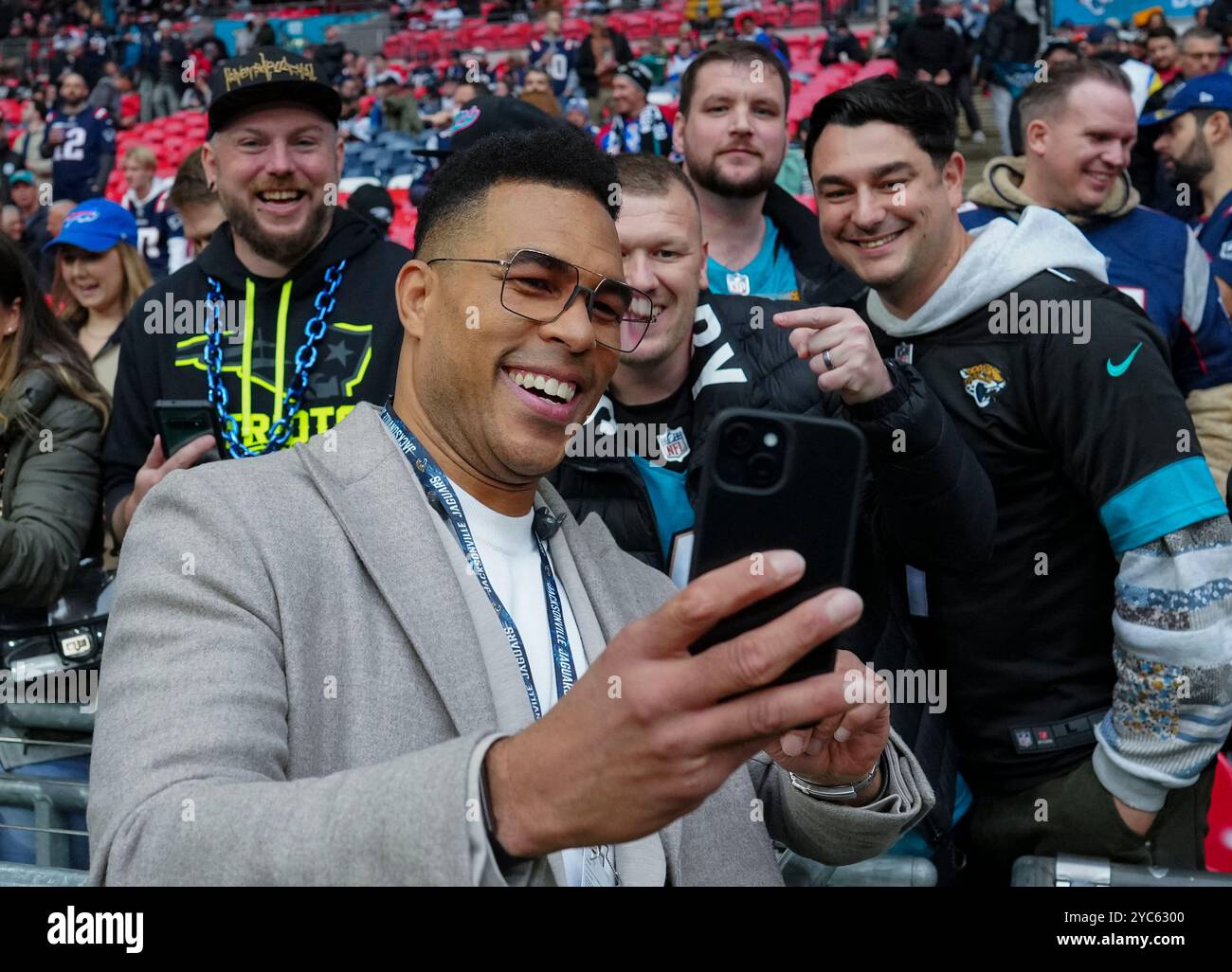 NFL TV Presenter before an NFL football game between the Jacksonville ...