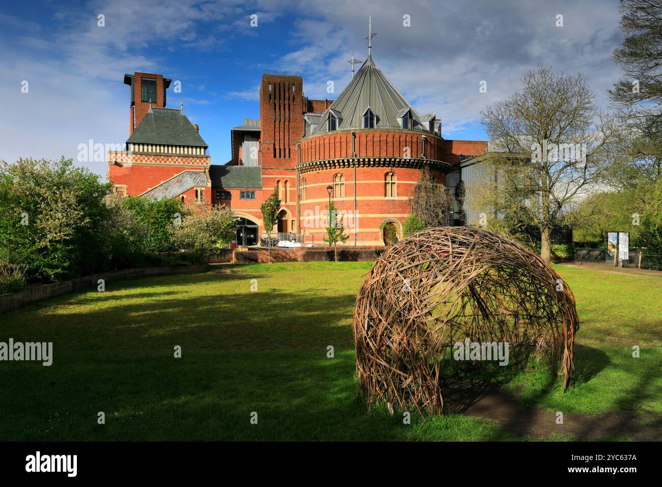 The New Royal Shakespeare Theatre, Stratford-upon-Avon town ...
