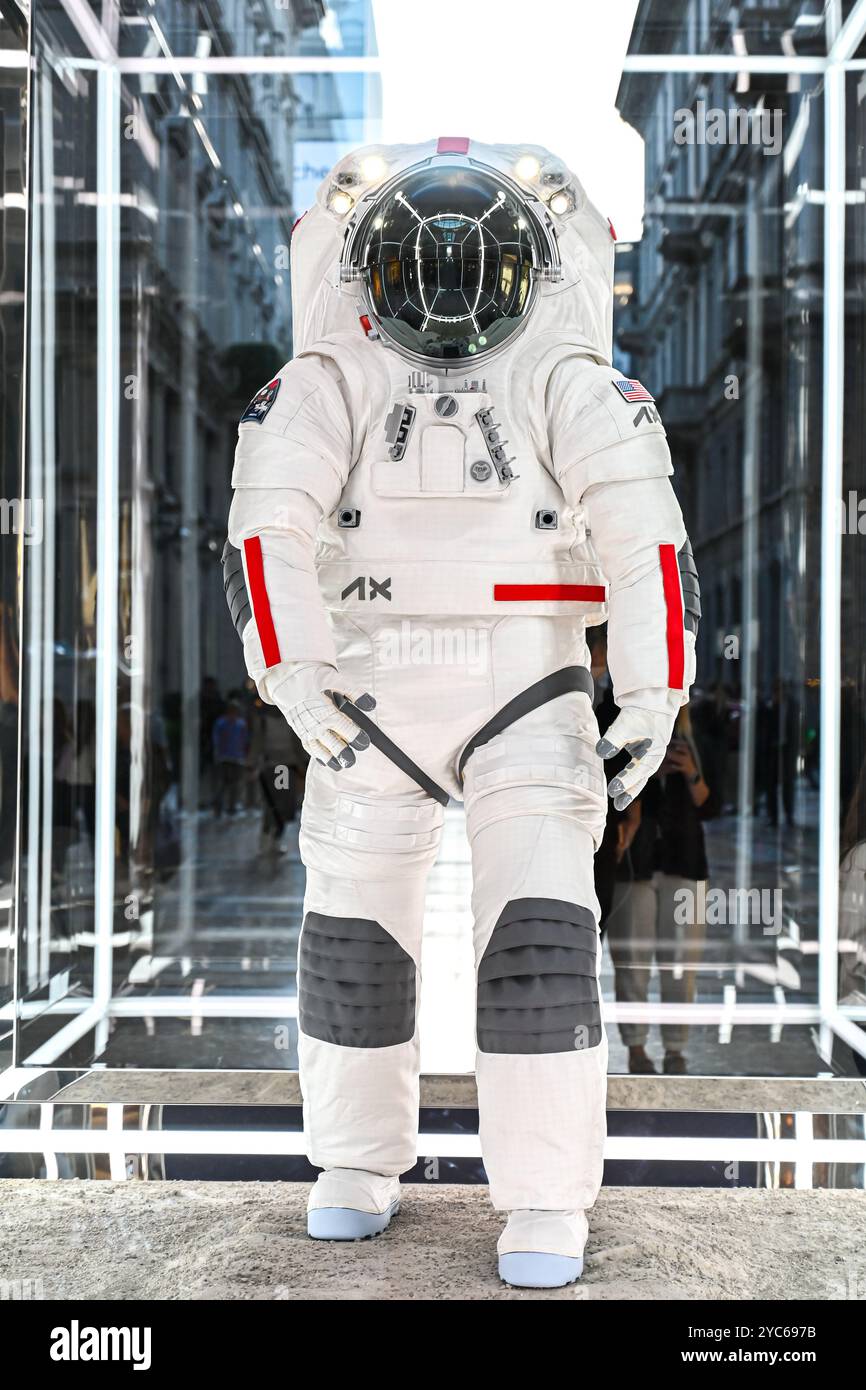 The Axiom Extravehicular Mobility Unit, AxEMU, the spacesuit designed ...