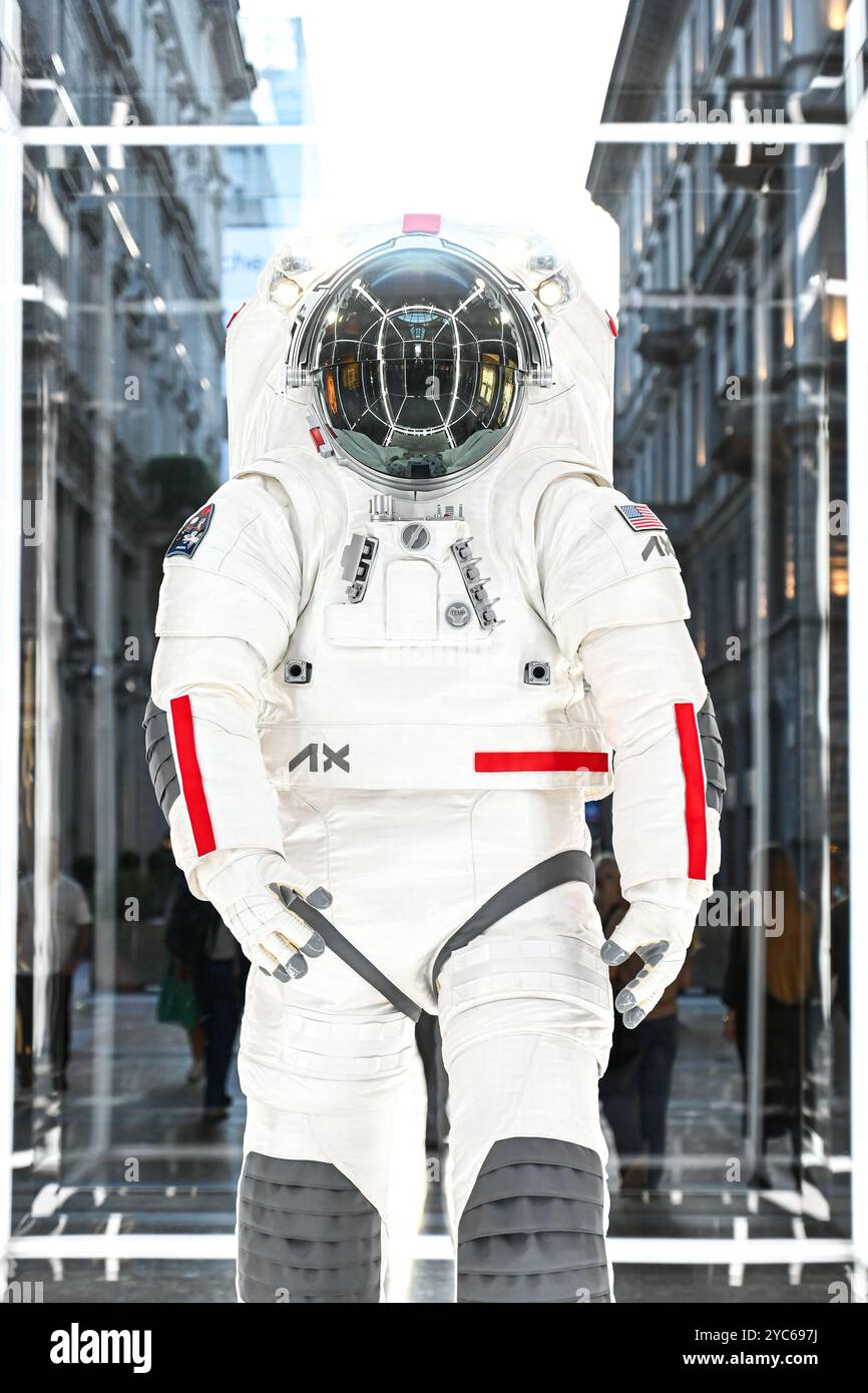The Axiom Extravehicular Mobility Unit, AxEMU, the spacesuit designed ...