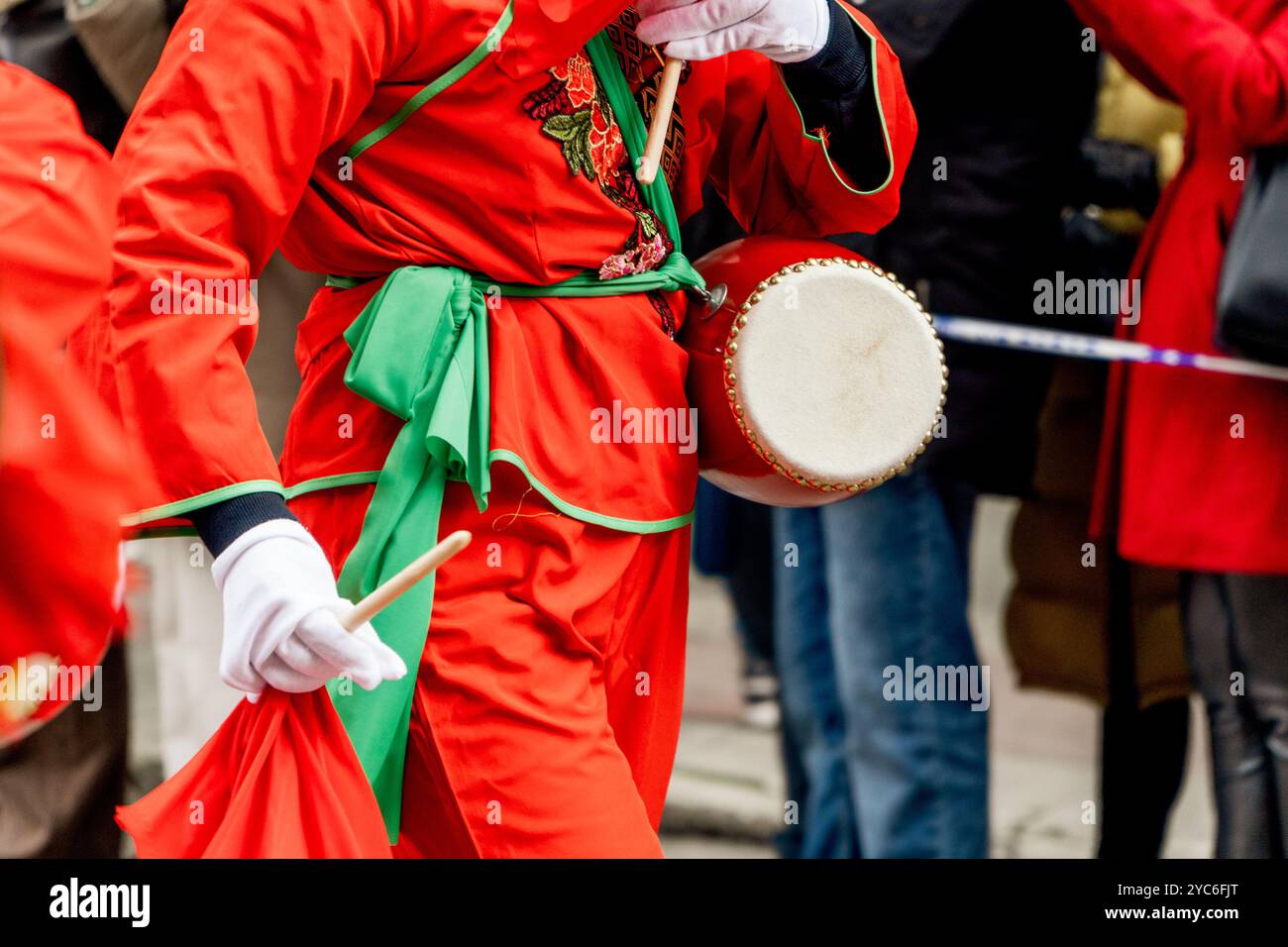 Music daytime performance hi-res stock photography and images - Alamy