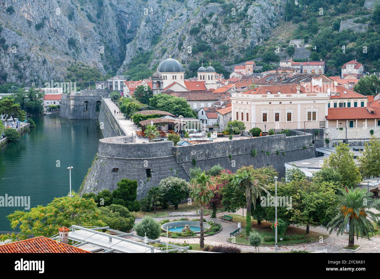 Ancient city buildings walls hi-res stock photography and images - Alamy