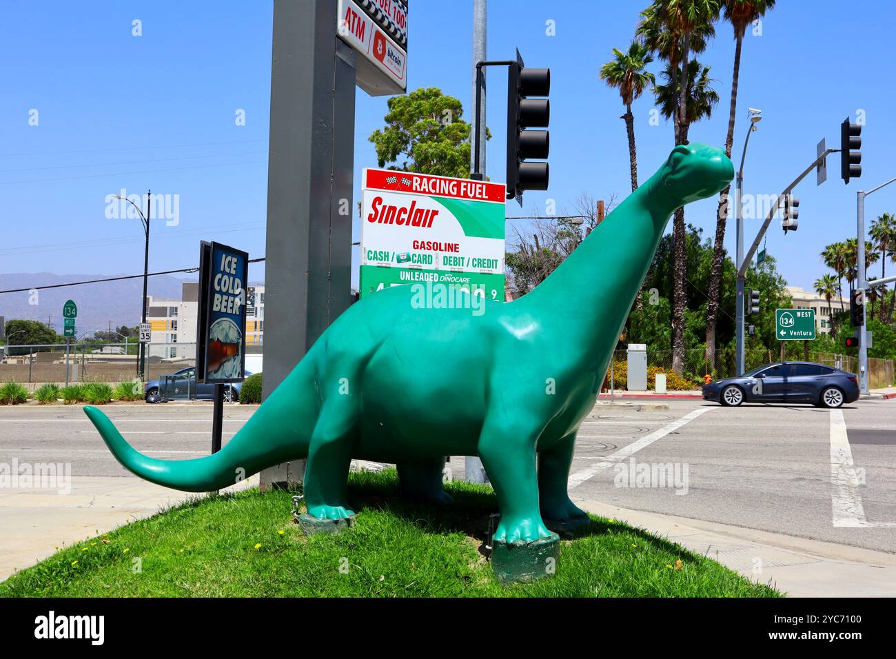 Sinclair Gas Station, DINO the Apatosaurus dinosaur located at 3701 W Riverside Dr, Burbank ...