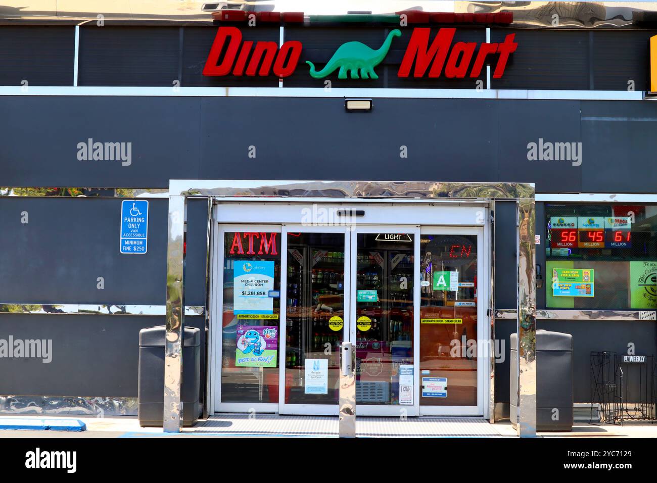 Sinclair Dino Mart at the Gas Station, owned by HF Sinclair Corporation Stock Photo - Alamy