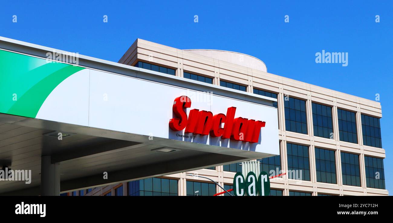 Sinclair Gas Station, owned by HF Sinclair Corporation Stock Photo - Alamy