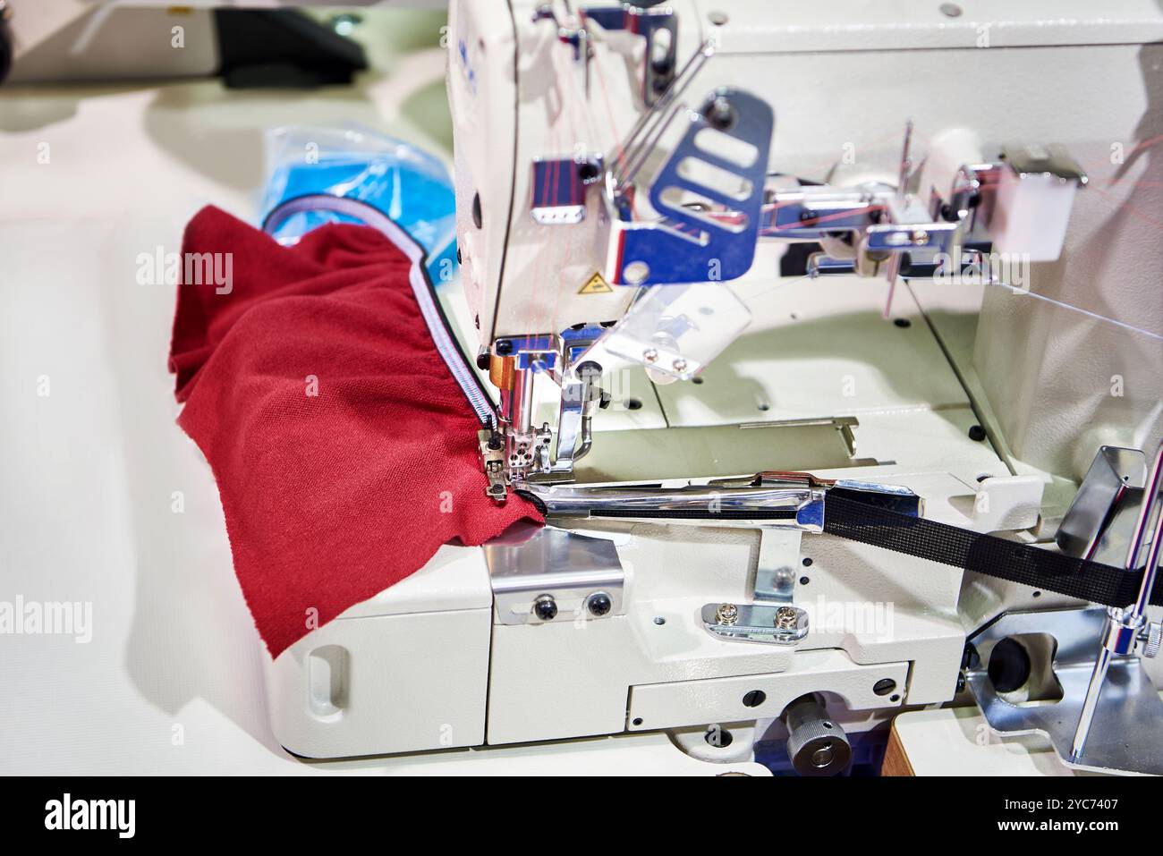 Spools thread sewing machine machine hi-res stock photography and ...