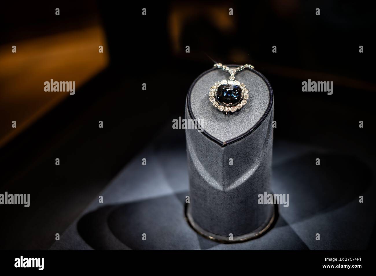 Hope diamond story hi-res stock photography and images - Alamy