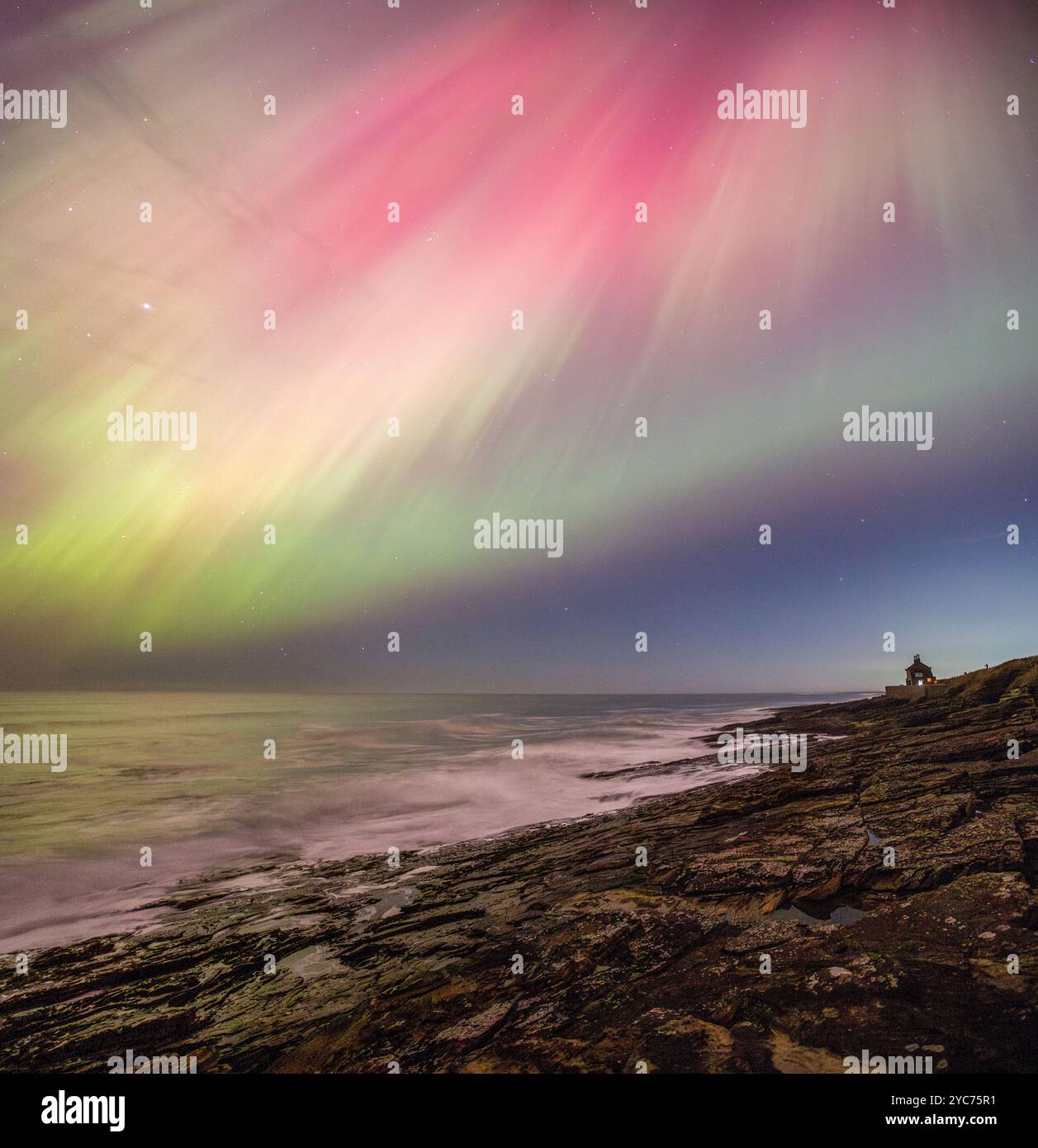 A mesmerizing display of the Northern Lights casts vibrant colours ...