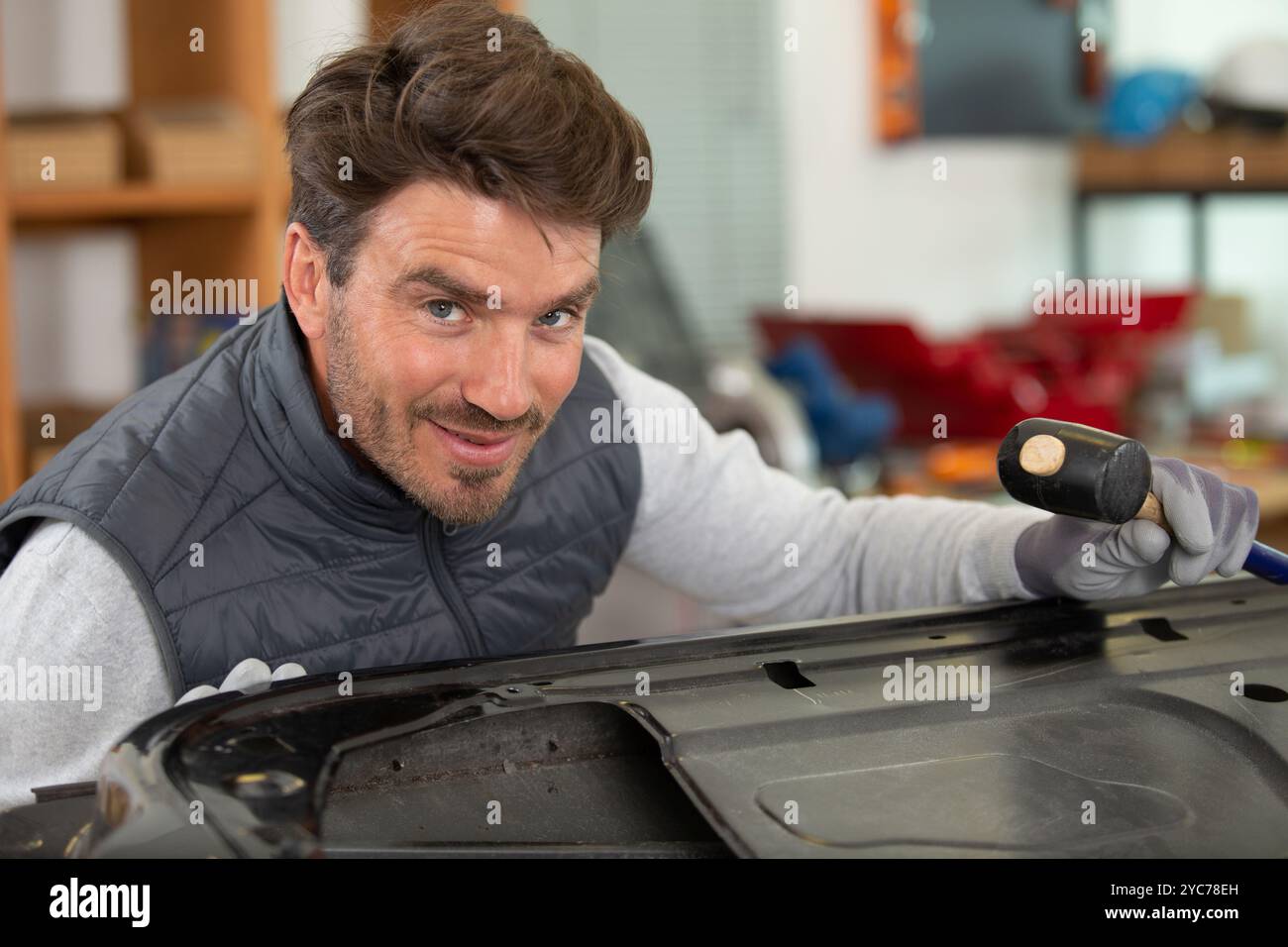 Panel beater hi-res stock photography and images - Alamy