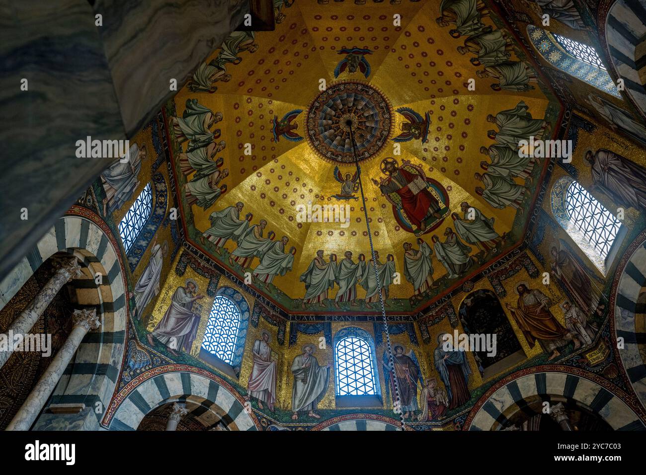 Palatine chapel aachen octagon hi-res stock photography and images - Alamy