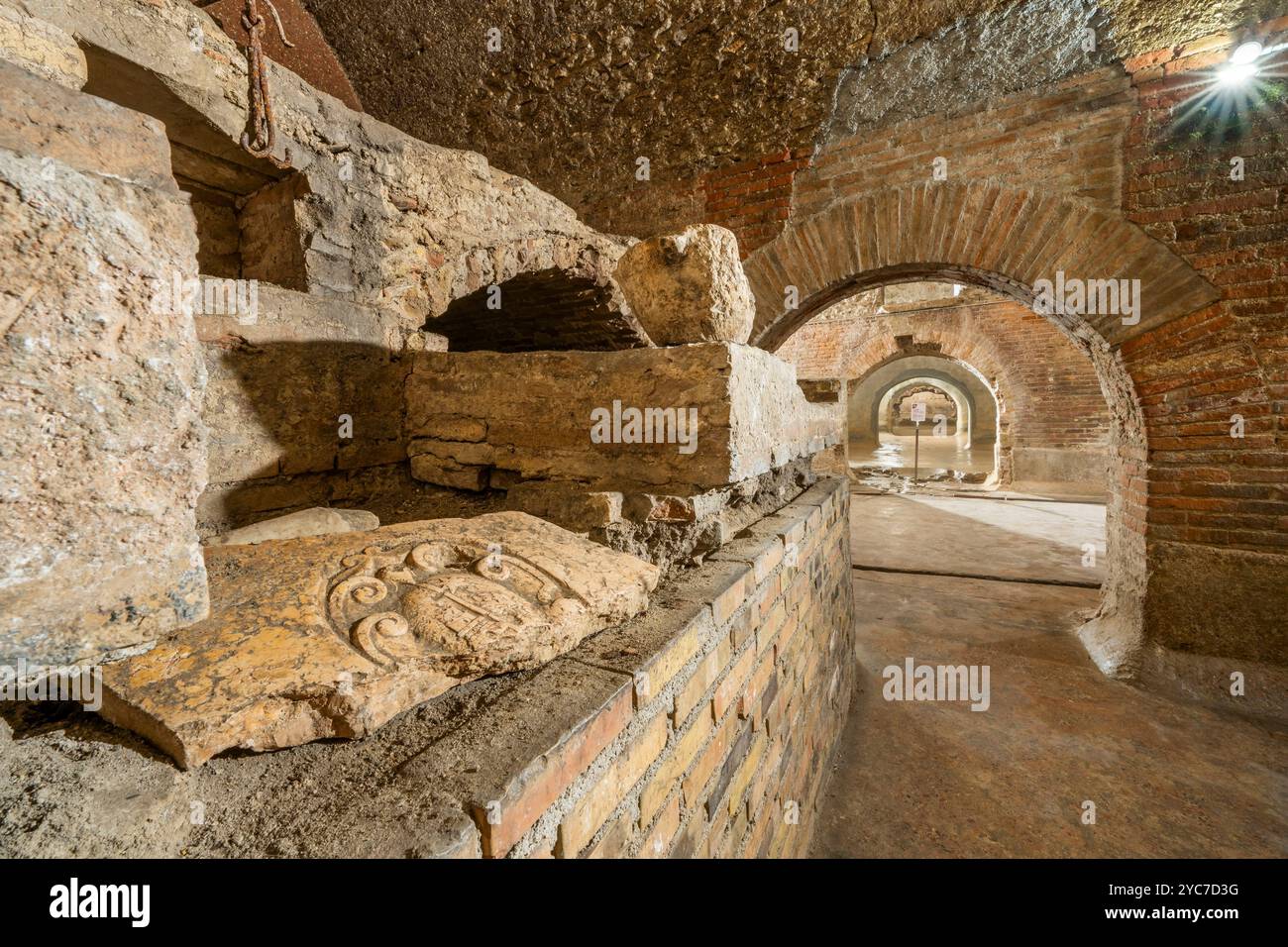 Cisterns italy hi-res stock photography and images - Alamy