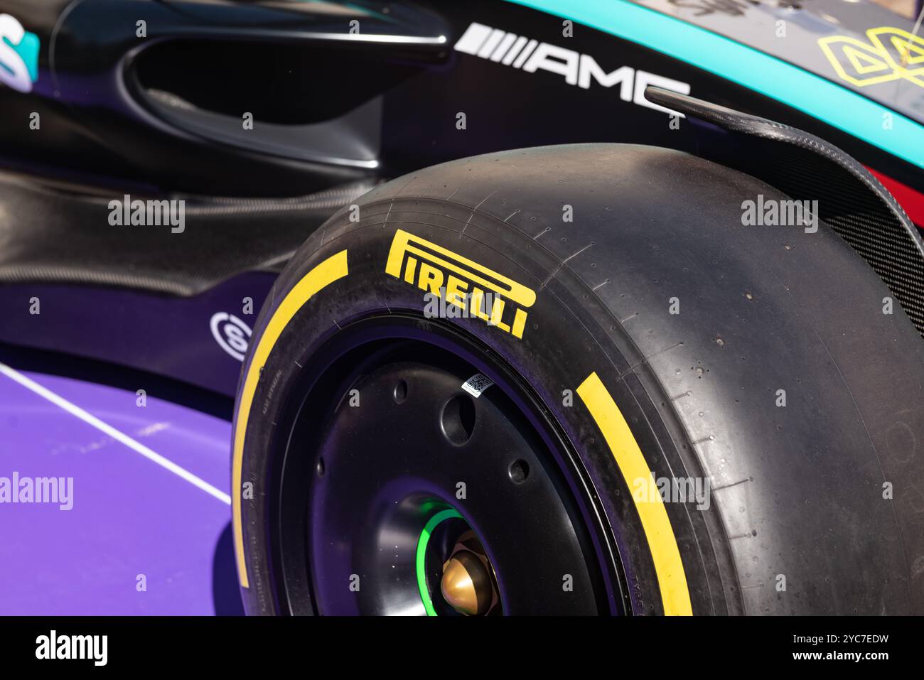 details about Pirelli slick tyres on a Formula 1 single-seater for F1 ...