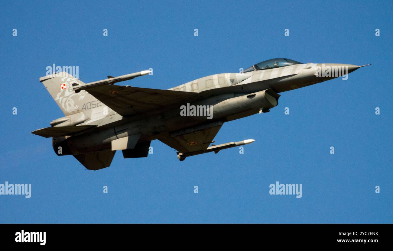 F 16 fighting falcon block hi-res stock photography and images - Alamy
