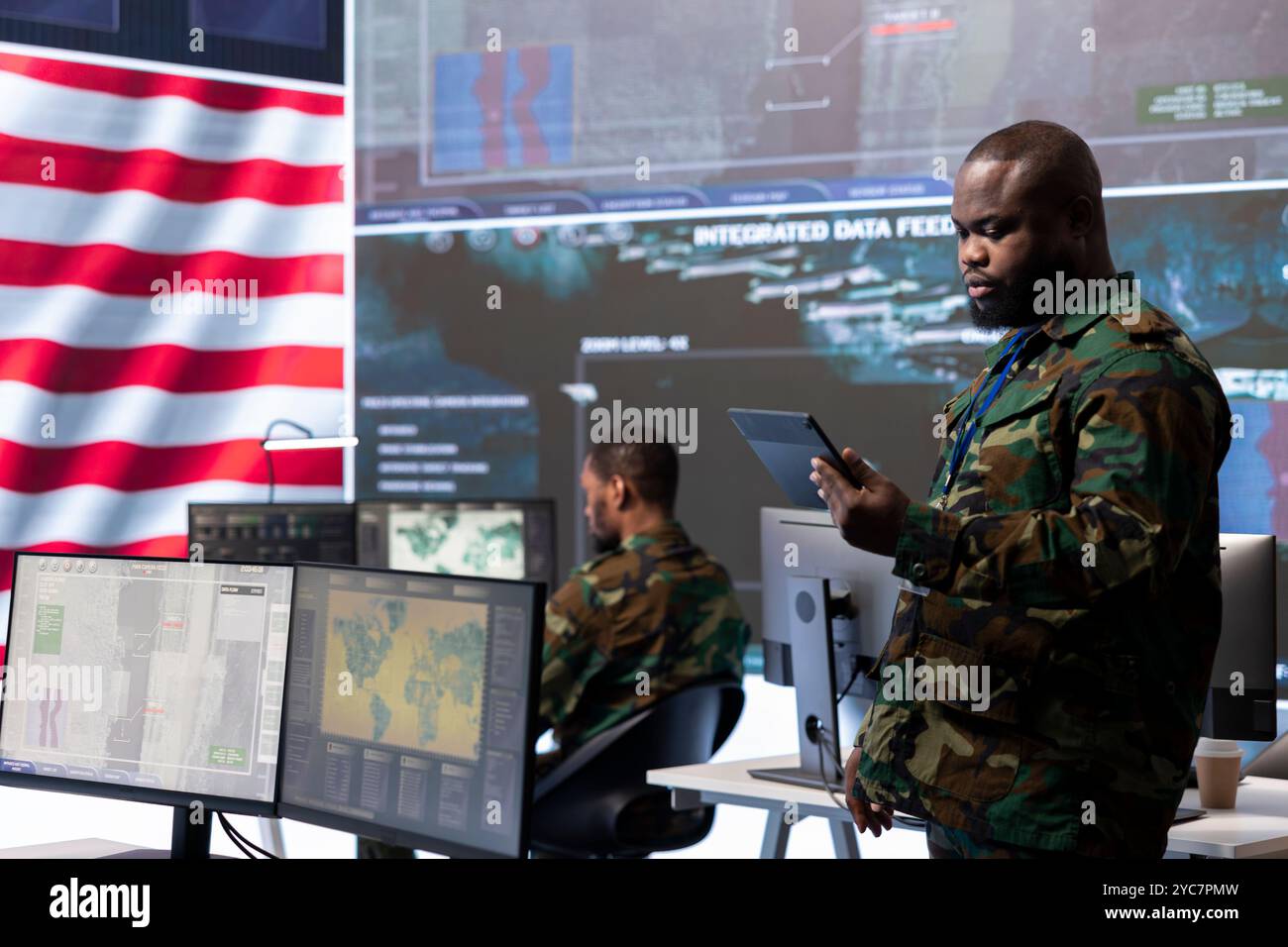 Us military personnel work hi-res stock photography and images - Alamy