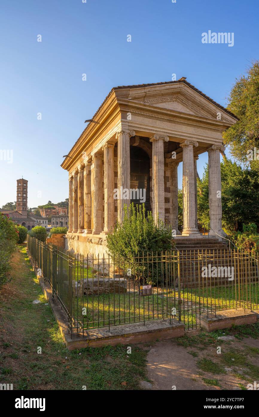 Roma eterna temple hi-res stock photography and images - Alamy